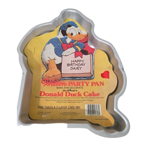 wilton and disney | Kitchen | Wilton Disney Donald Duck Cake Pan Party ...